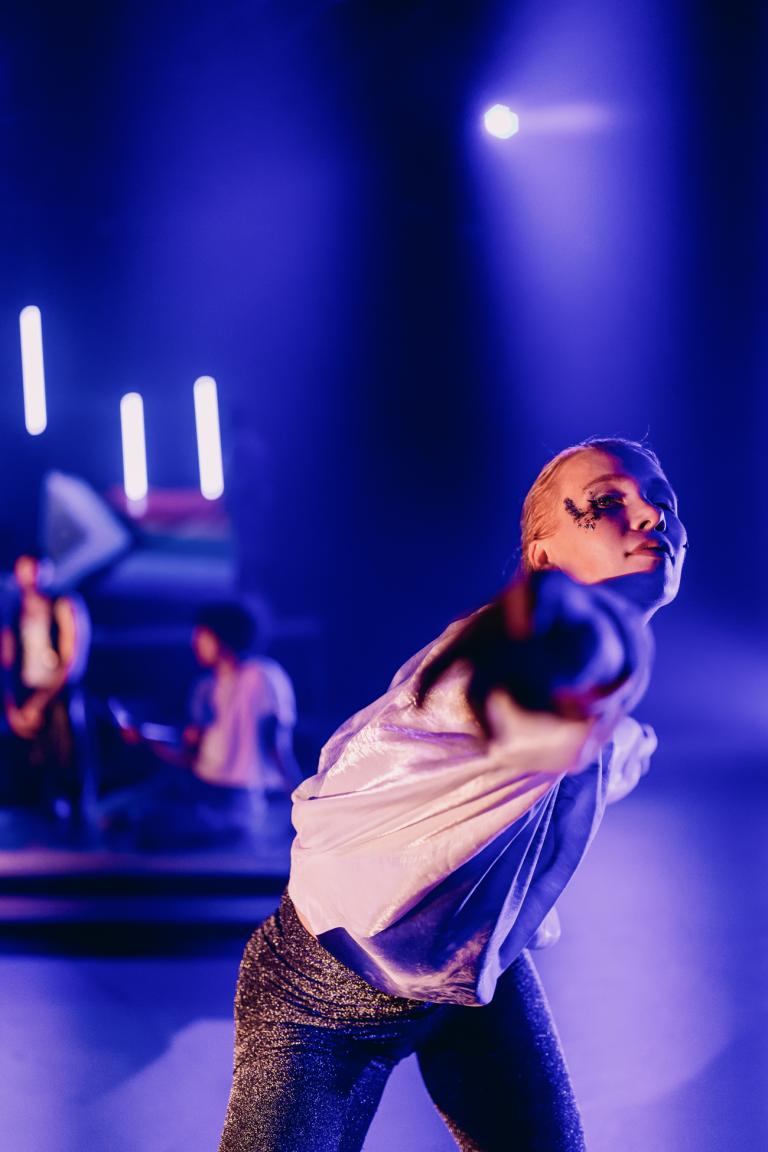 Indigo Flamingo | Skånes Dansteater